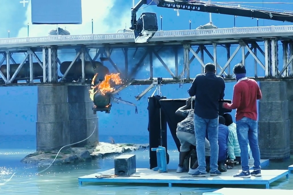 A fun look at the miniature, practical and digital effects for this ...