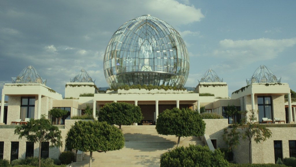 You might be surprised about what's real and what's synthetic in 'Glass ...