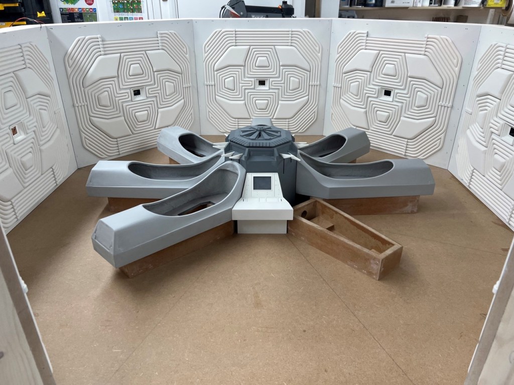 Re-creating the hypersleep chamber, in miniature, from 'Alien ...